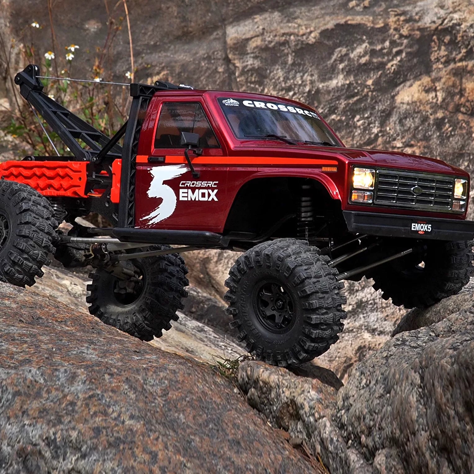 1/8 Scale RC Recovery Crawler - High-Torque Brushless FOC System High ...